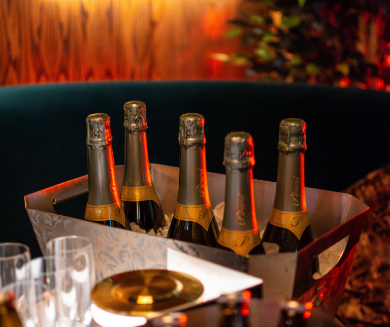 The 1 Bar London | Live Music & Cocktails Every Day!